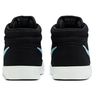 Nike Charge Mid Prm