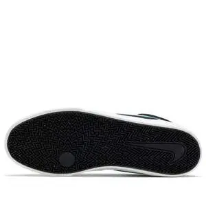 Nike Charge Mid Prm