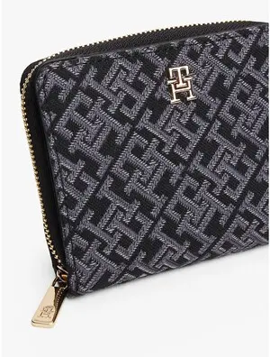 Tommy Hilfiger Jacquard Monogram Medium Zip Wallet