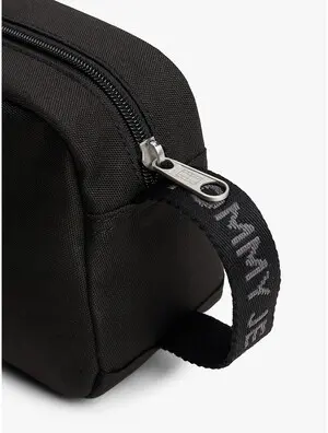 Tommy Hilfiger Essential Toiletry Bag
