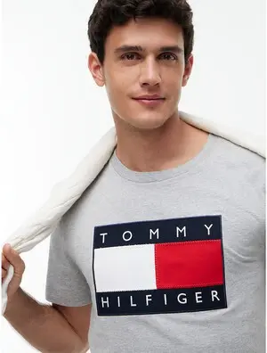 Tommy Hilfiger Big Flag Logo T-shirt - Grey Heather