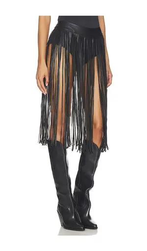 KIM SHUI Short With Side Fringe