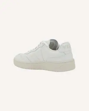 VEJA V-90 Sneakers - White