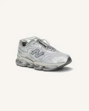 NEW BALANCE Abzorb 2000 Sneakers - Silver