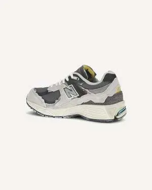 NEW BALANCE 2002r Sneakers - Grey