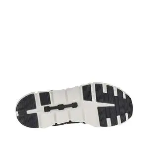 On 6 Sneakers With Speedboard® Technology - Black