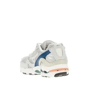 Mizuno Wave Rider 10 Sneakers
