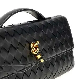 Bottega Veneta Andiamo Nappa Leather Clutch With Knot Closure - Black