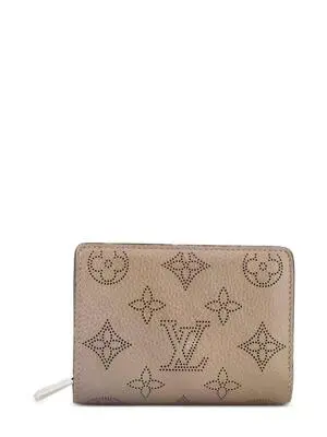 LOUIS VUITTON Clea Wallet Mahina Leather Small Wallets