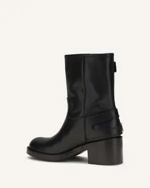 Chloé Dakota Buckled Leather Boots