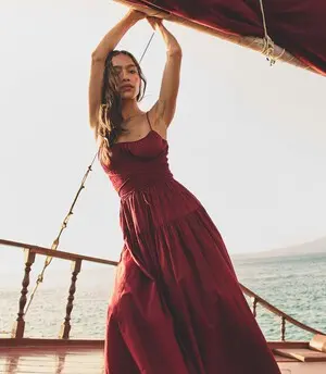 DÔEN Safia Dress In Organic Cotton Poplin - Deep Ruby