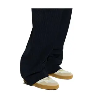 VEJA V-90 Low-top Sneakers