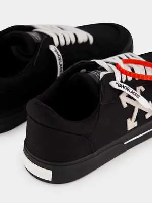 Off-White Vulcanized Low Top Sneakers - Black