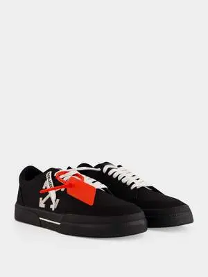 Off-White Vulcanized Low Top Sneakers - Black
