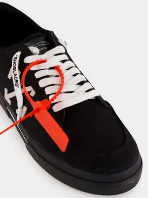 Off-White Vulcanized Low Top Sneakers - Black