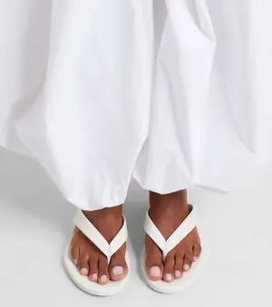 CHRISTIAN LOUBOUTIN Miss Z Thong Sandals - White