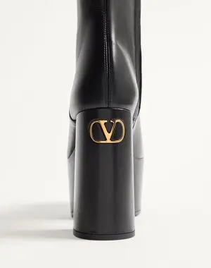 Valentino Garavani Fawcette Platform Ankle Boots In Stretch Nappa