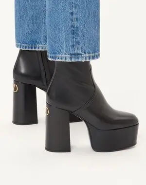 Valentino Garavani Fawcette Platform Ankle Boots In Stretch Nappa