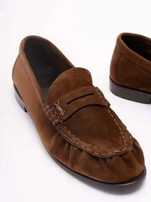 Saint Laurent Le Loafer In Matte Leather With Antiqued Cassandre Logo - Multicolor