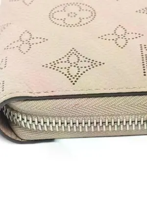 LOUIS VUITTON 2010s Mahina Carré Round-zipper Leather Wallet
