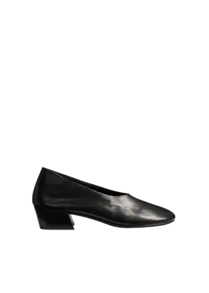 Khaite Marcy Pump In Calfskin - Black