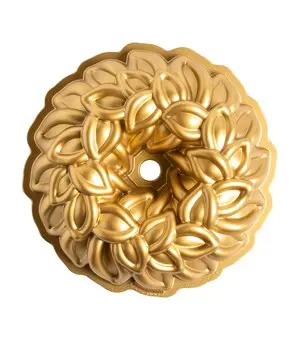 NORDICWARE Laurel Wreath Bundt Pan