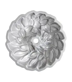 NORDICWARE Laurel Wreath Bundt Pan