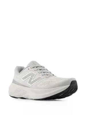 NEW BALANCE 880v15 Sneakers