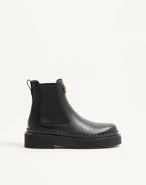 Valentino Garavani Vlogo Signature Calfskin Chelsea Boots - Black