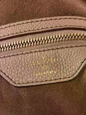 LOUIS VUITTON Xl Mahina Leather Hobo Bag
