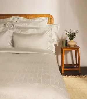 CELSO DE LEMOS Egyptian Cotton Evora Perle Square Pillowcase - Ivory