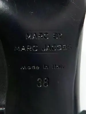 Marc Jacobs Pointed-toe Pumps