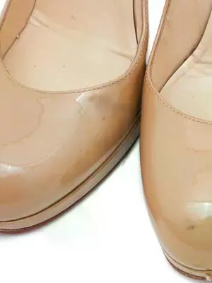 CHRISTIAN LOUBOUTIN Beige Leather Patent Pumps