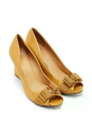Tory Burch Trudy Peep-toe Wedge Pumps With Bow Detailing And Gold-tone Logo Plaque