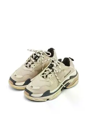 Balenciaga Triple S Low-top Sneakers - Neutrals