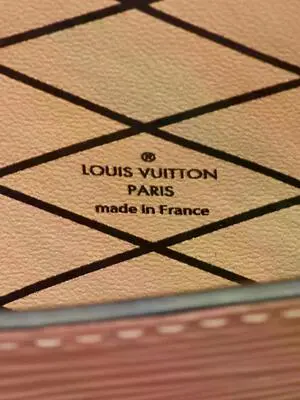 LOUIS VUITTON Petite Malle Epi Shoulder Bag - Pink