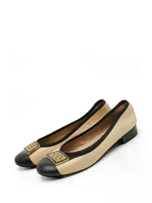 Carolina Herrera Logo Cap-toe Flat Pumps
