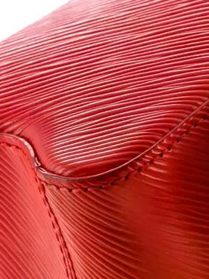 LOUIS VUITTON Epi Leather Twist Mm Handbag - Red