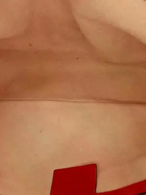 Gucci Marmont Matelassé Leather Shoulder Bag - Red
