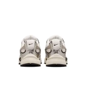 Nike V5 Rnr Athletic Sneakers - Grey