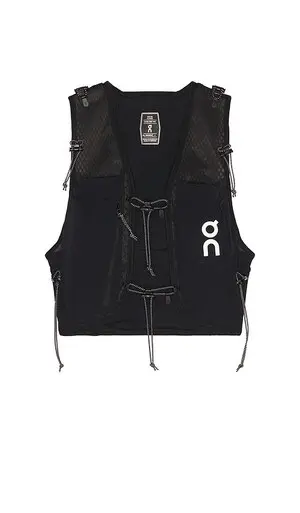 On Ultra Vest Pro - Black