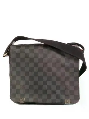 LOUIS VUITTON District Shoulder Bag