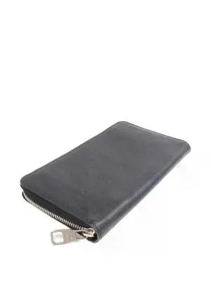 LOUIS VUITTON Taiga Leather Zipper Long Wallet