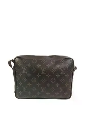 LOUIS VUITTON Monogram Eclipse Taiga Messenger Bag - Black