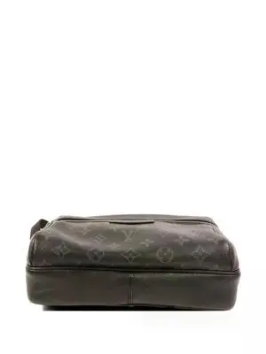 LOUIS VUITTON Monogram Eclipse Taiga Messenger Bag