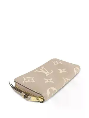 LOUIS VUITTON Monogram Empreinte Zippy Wallet
