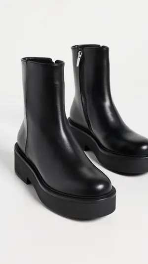 GIANVITO ROSSI Hiro Vitello Zip Up Boots