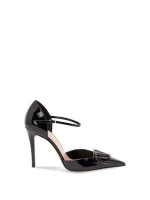 Valentino Garavani Vlogo Signature Pumps