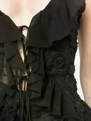 NISSA 3d Floral Embroidered Ruffled Top