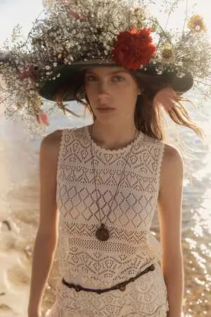 Fabrique Beatrice 3d Floral Openwork Linen Knit Top - White